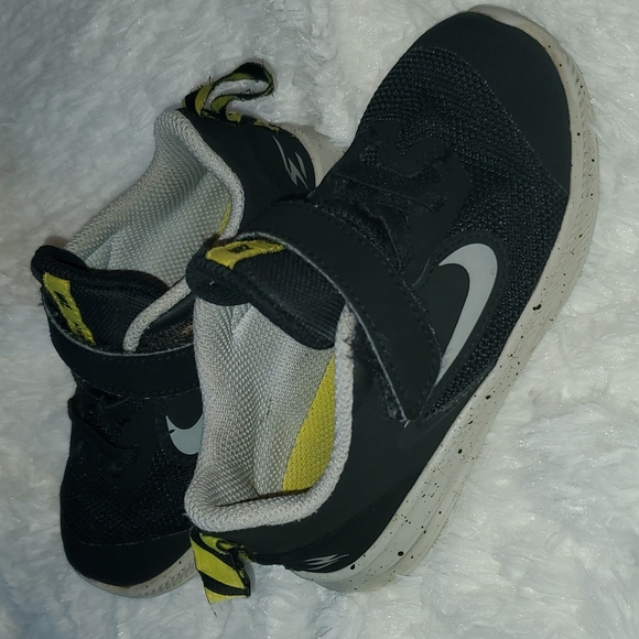 Nike | Shoes | Nike Velcro Slip On Shoes 8c | Poshmark